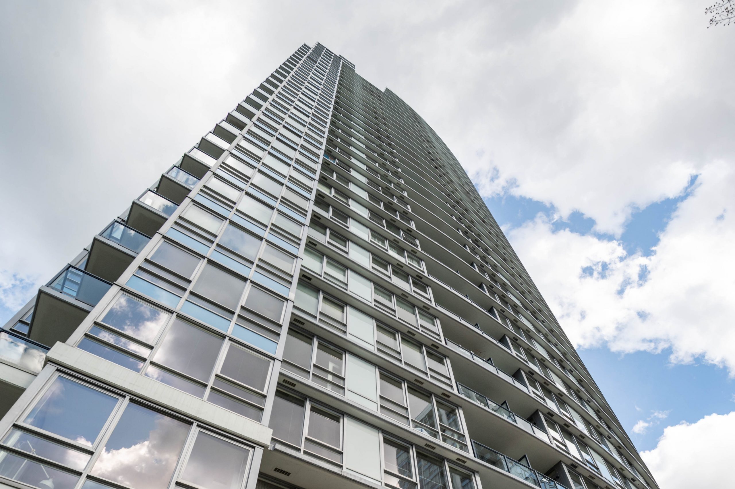 1803 928 Beatty St. - Duncan Brown