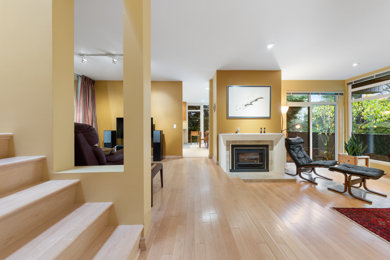 4442 Yew St - Duncan Brown