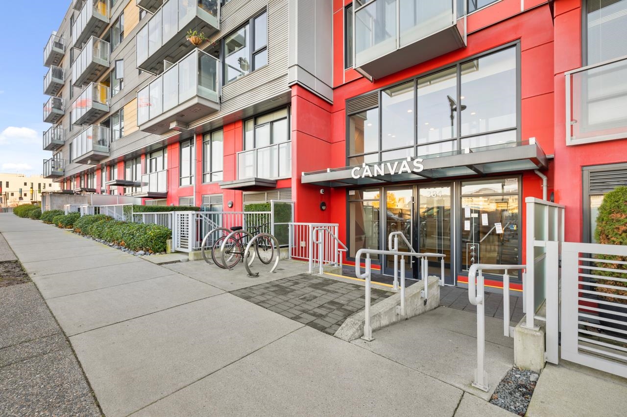 513 384 East 1st Avenue - Duncan Brown